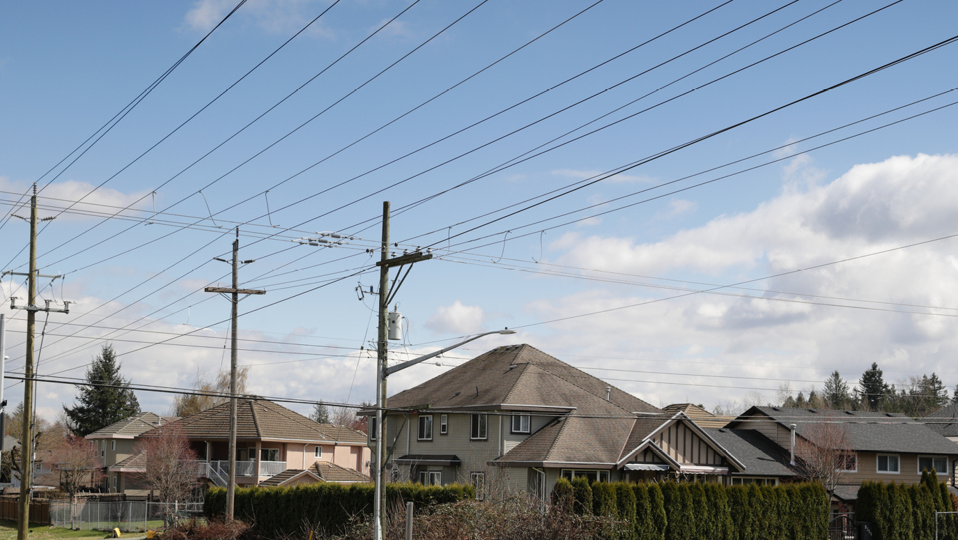 Staying safe around overhead lines